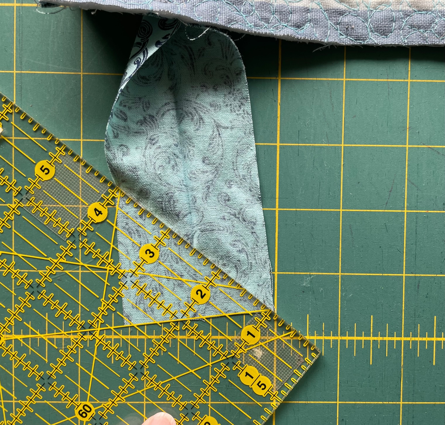 Closing a Binding – Better Done Quilts